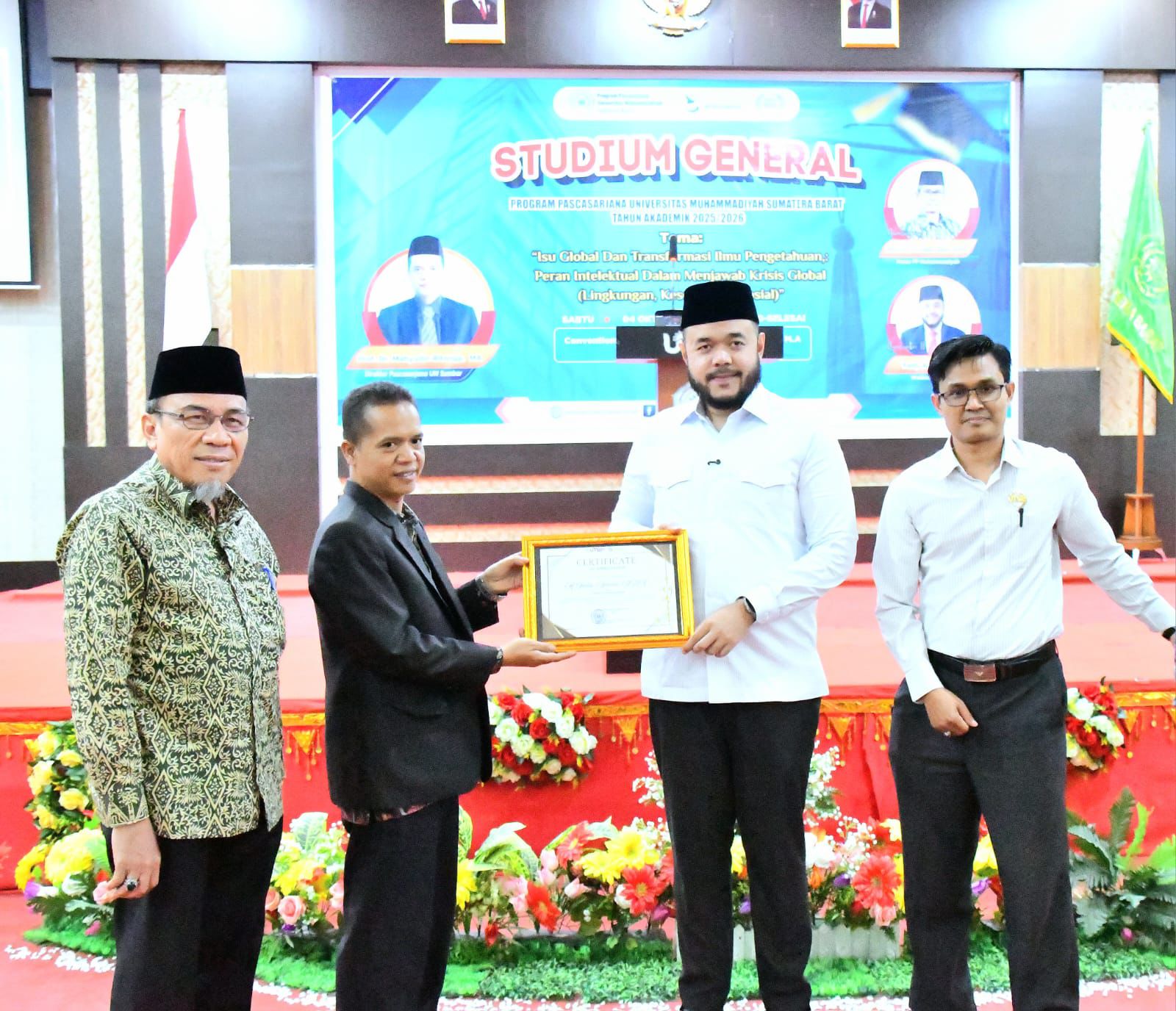 Fadly Amran: Intelektual Harus Jadi Motor Solusi Krisis Global - Koran ...